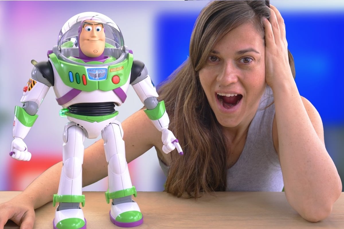 El Buzz Lightyear Robot es de Otro Planeta!!! Unboxing y Pruebas ...